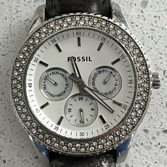 Fossil | Accessories | Used Womens Fossil Watch Graysilver Band White ...
